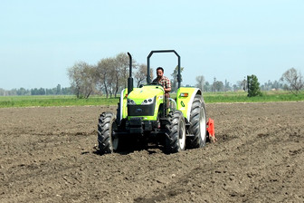 Mahindra 585 DI Power Plus BP vs Preet 6049 2WD Comparison