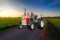 Swaraj 724 XM Mini Tractor Specification & Features - Tractor Loading ...